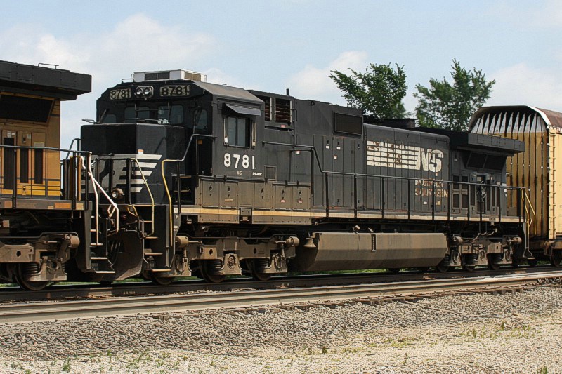 NS 8781